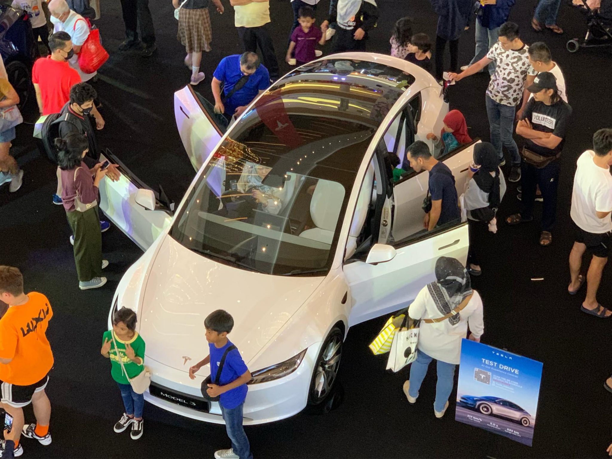 hawtdotz | Tesla Roadshow